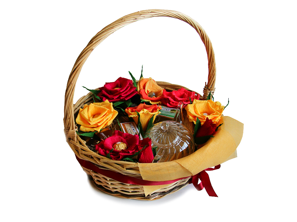 Корзина с кофе конфетами купить в подарок
